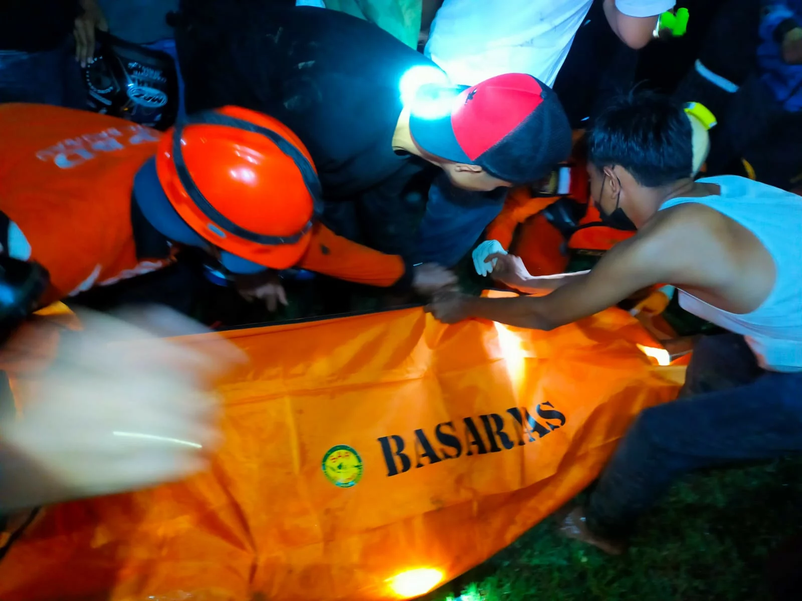 4 Wisatawan Lokal Ditemukan Tewas di Sungai Karing Karing Sulawesi Tenggara – delik.tv