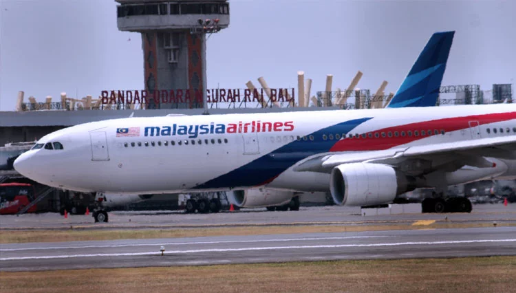Malaysia Airlines Terbang Perdana di Bandara Internasional I Gusti ...