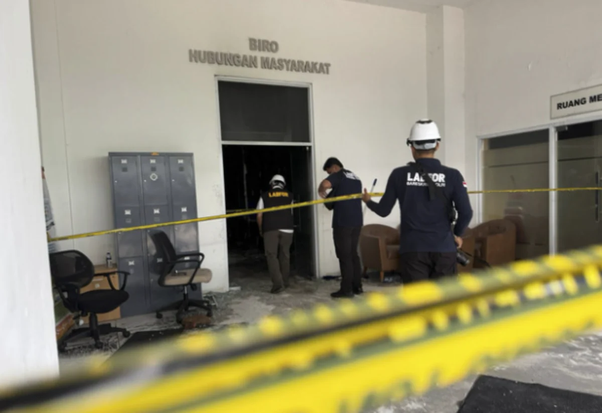 Selidiki Abu dan Arang Kebakaran Gedung Kementerian ATR/BPN, Puslabfor Polri Gunakan Scientific ...